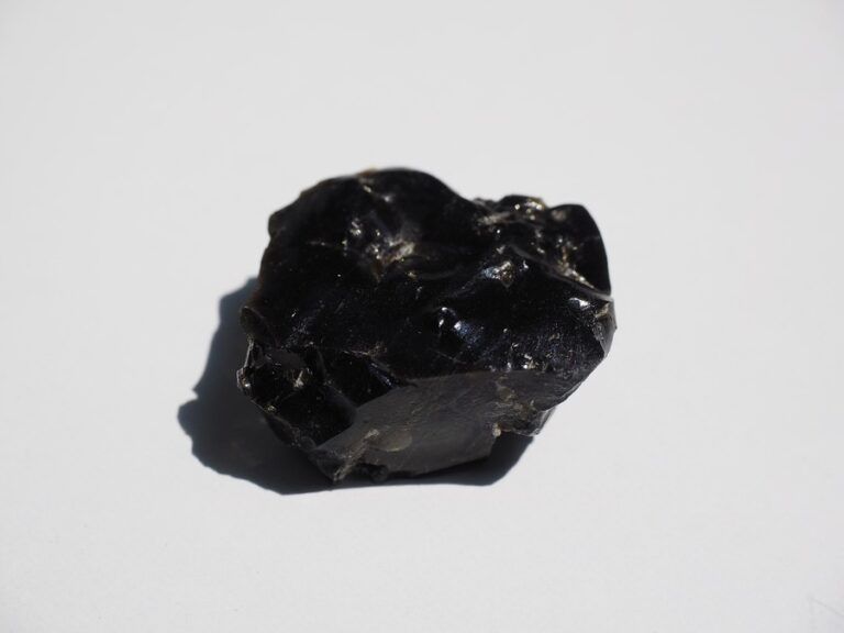 9 Obsidian Combinations: Amethyst, Rose Quartz, and More