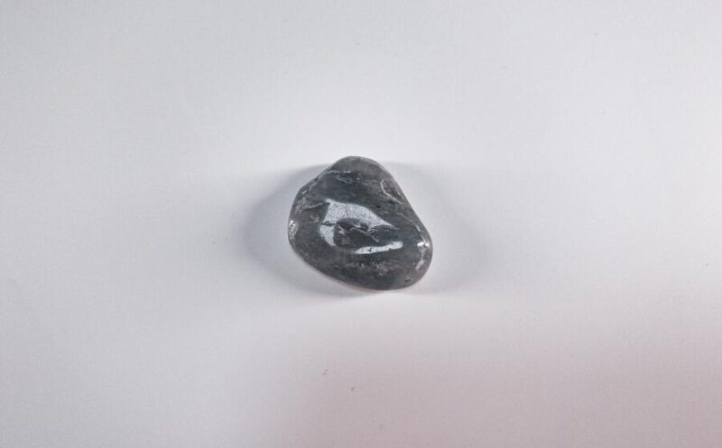 9 Grey Agate Crystal Properties and Meaning (Updated)