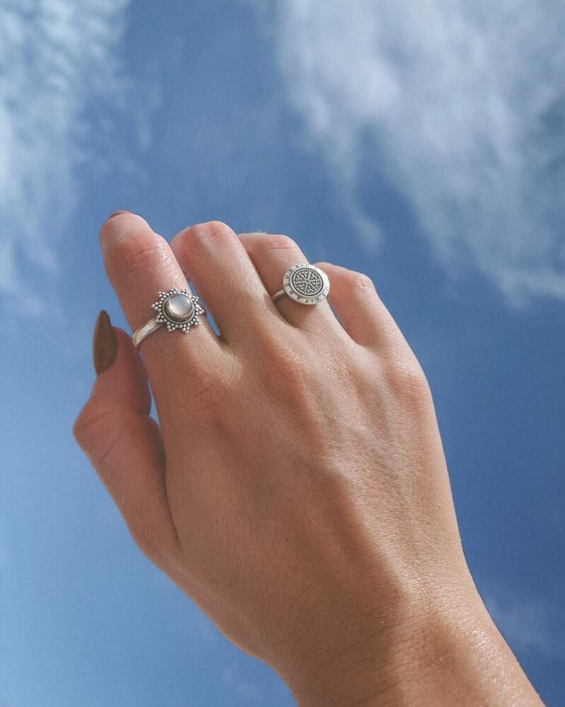 9 Grey Agate Crystal Properties and Meaning (Updated)