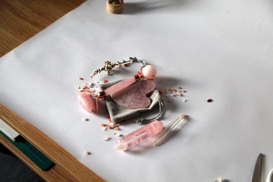 How To Cleanse Rose Quartz and Bracelet? 7 Effective Ways