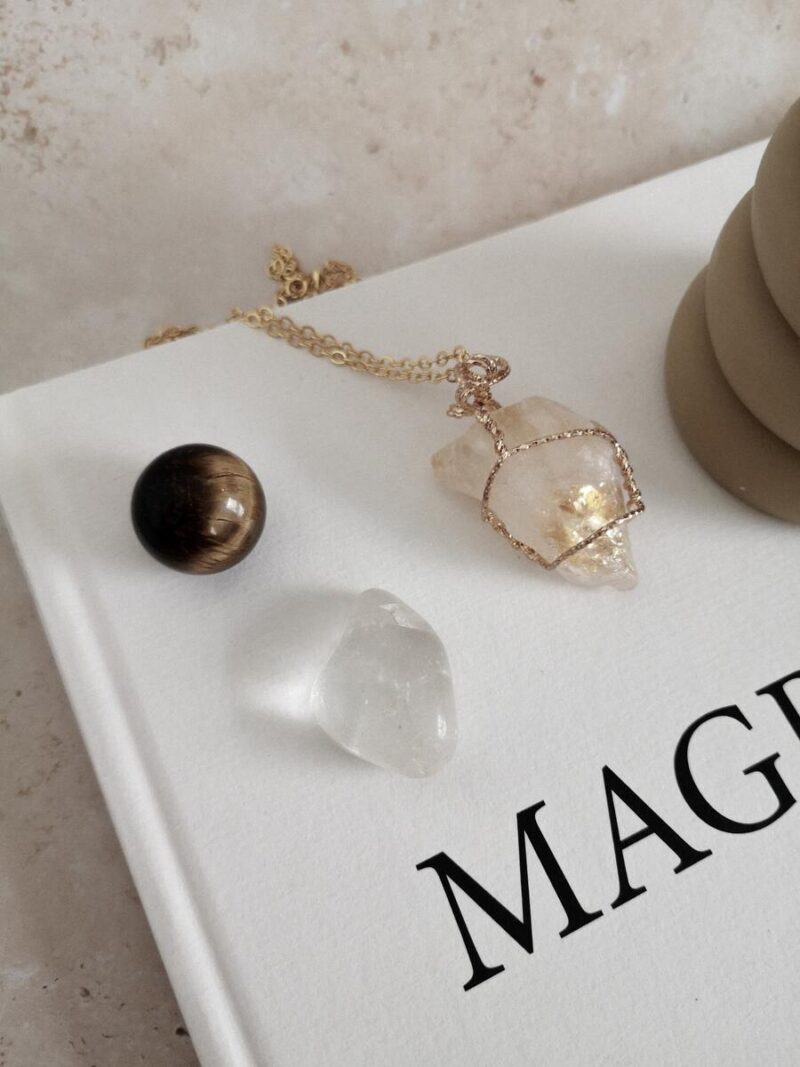 7 Differences Between Crystals and Gemstones (2023)
