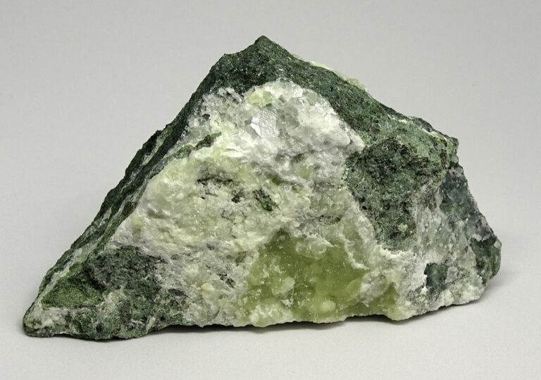 17 Must Have Crystals for a New Home: Protection and Blessing