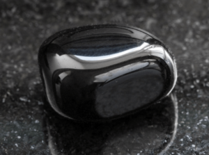9 Onyx Stone Benefits: What Is Onyx Good For?
