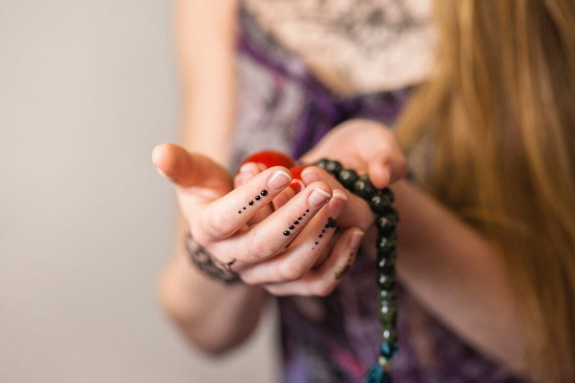 Black Beads Bracelet Meaning: 9 Spiritual Powers