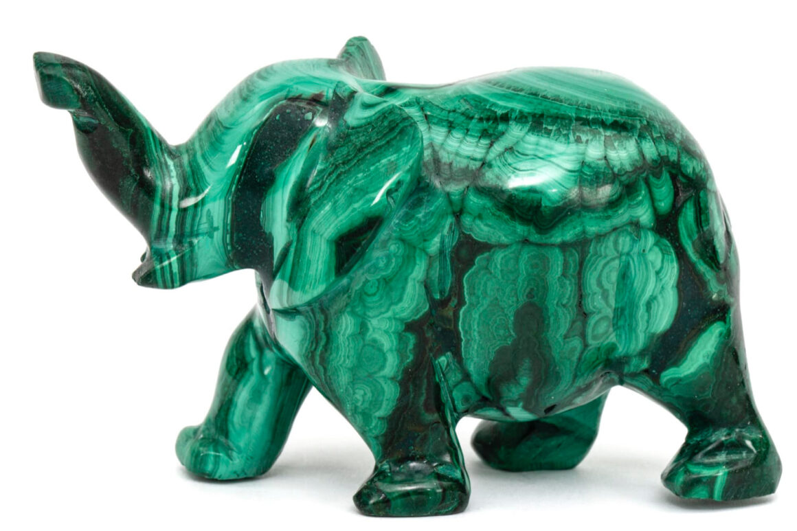 9 Malachite Stone Spiritual Meaning & Properties (+ Images)