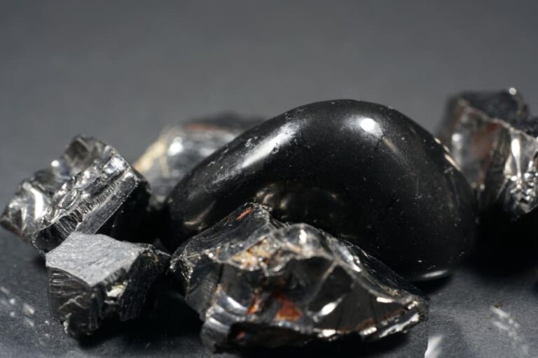 What Crystals Can & Cannot Go In Water? Updated List