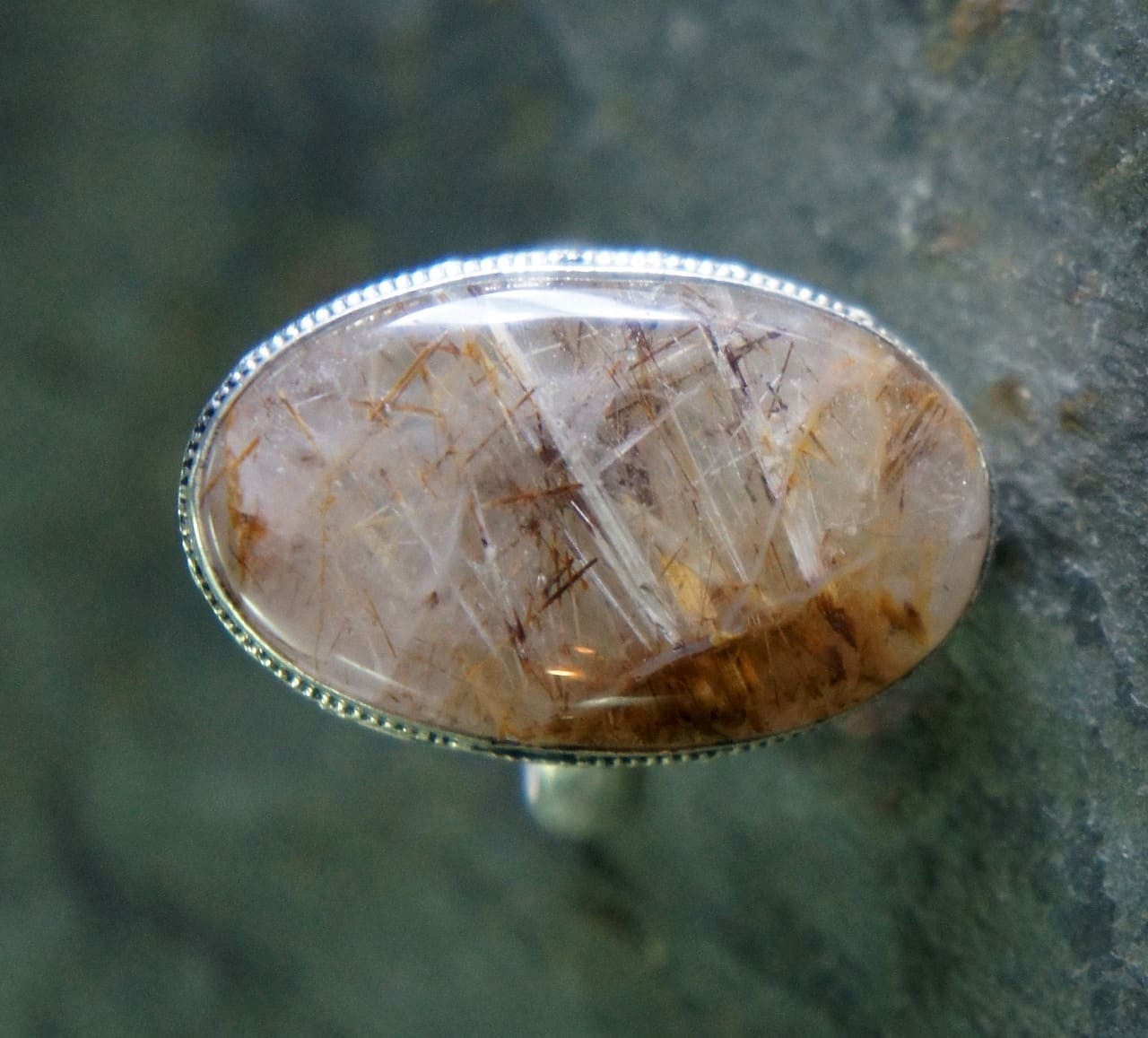 9 Best Crystals for Overthinking: Clear Negative Thoughts!