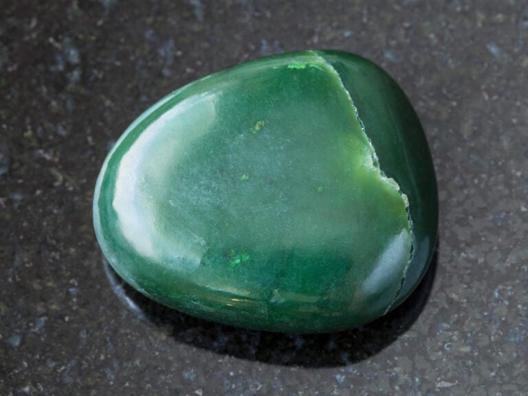 Jade Vs Jadeite: 7 Differences Between These Stones