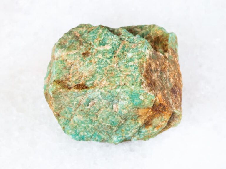 17 Light Green Crystal Names: Gemstone Images