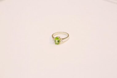 9 Green Mood Ring Meaning: Light And Dark Green