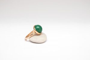 9 Green Mood Ring Meaning: Light And Dark Green